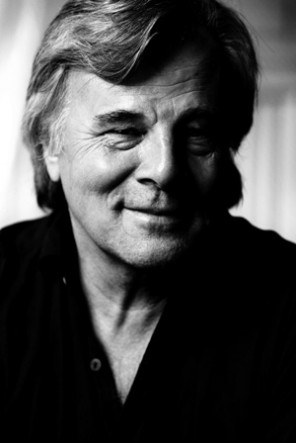 Jan Guillou signerer bøger i Bruun’s Galleri | Litteraturen.nu